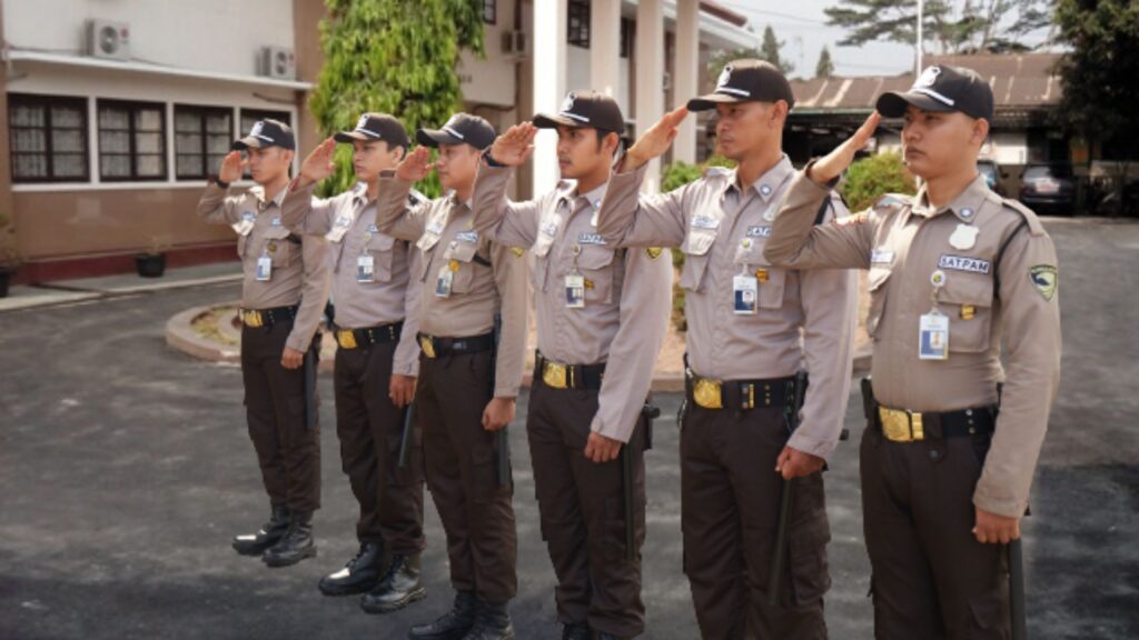 Begini Contoh Surat Lamaran Kerja Security Atau Satpam Yang Baik dan Benar